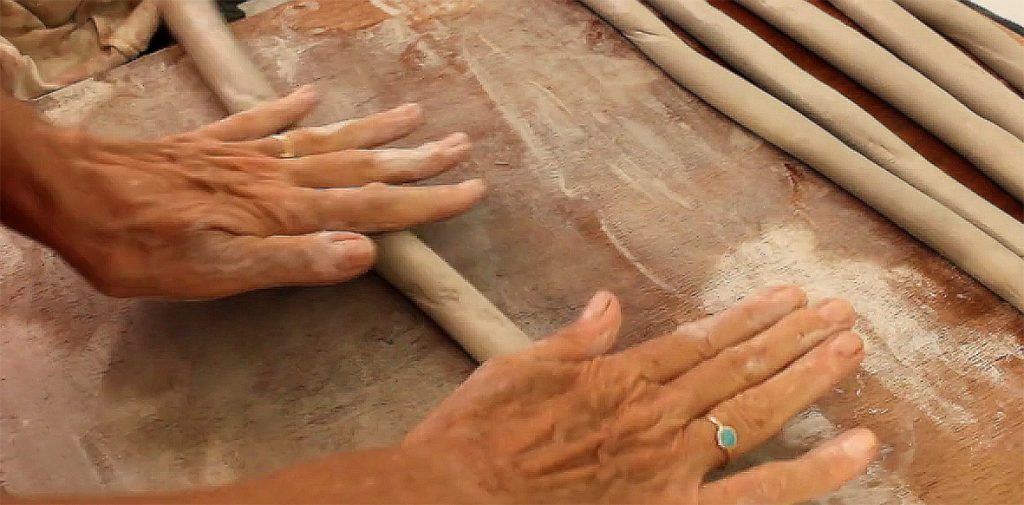 Le modelage de la sculpture aux colombins en argile : Un art ancien et ...